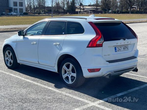 Balts Volvo XC60 2010 Tartu, ar dzinēja tilpumu 2.40 L un nobraukumu 384 tūkst. km par 6999 €, foto 3 vietnē AUTOMOTO.COM.LV