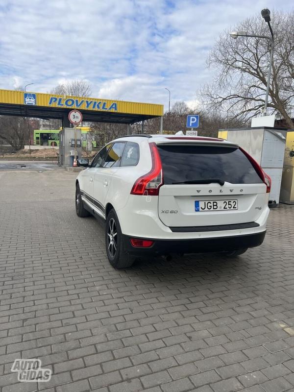 White Volvo XC60 2010 in Vilnius, with an engine capacity of 2.00 L and mileage of 365 thousand km for 4000 €, photo 3 on AUTOMOTO.COM.LV