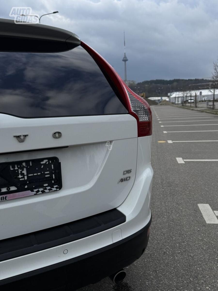 White Volvo XC60 2010 in Vilnius, with an engine capacity of 2.40 L and mileage of 270 thousand km for 6500 €, photo 7 on AUTOMOTO.COM.LV