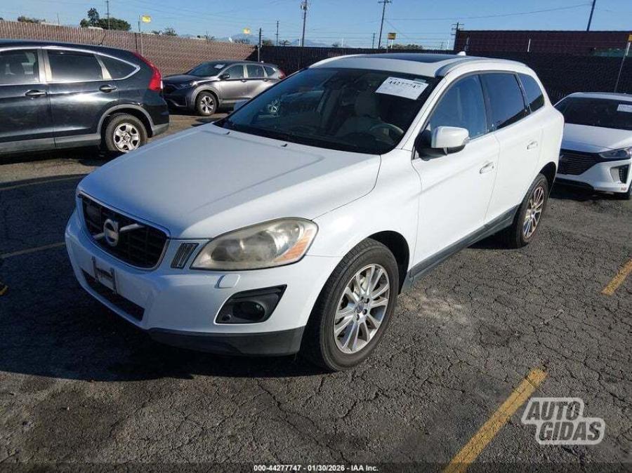 Balts Volvo XC60 2010 Šauļi, ar dzinēja tilpumu 3.00 L un nobraukumu 163 tūkst. km par 6500 €, foto 1 vietnē AUTOMOTO.COM.LV