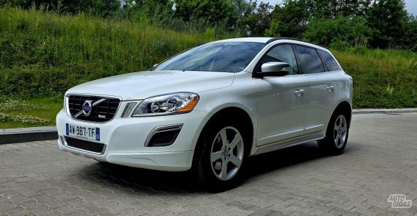 Balts Volvo XC60 2010 Viļņa, ar dzinēja tilpumu 2.40 L un nobraukumu 320 tūkst. km par 7900 €, foto 1 vietnē AUTOMOTO.COM.LV