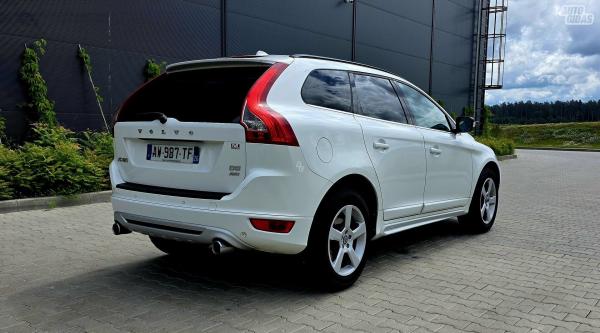 Balts Volvo XC60 2010 Viļņa, ar dzinēja tilpumu 2.40 L un nobraukumu 320 tūkst. km par 7900 €, foto 3 vietnē AUTOMOTO.COM.LV