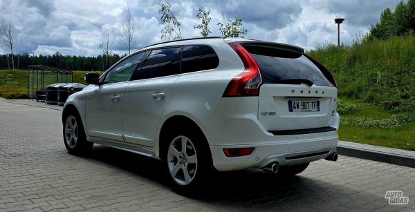 Balts Volvo XC60 2010 Viļņa, ar dzinēja tilpumu 2.40 L un nobraukumu 320 tūkst. km par 7900 €, foto 4 vietnē AUTOMOTO.COM.LV