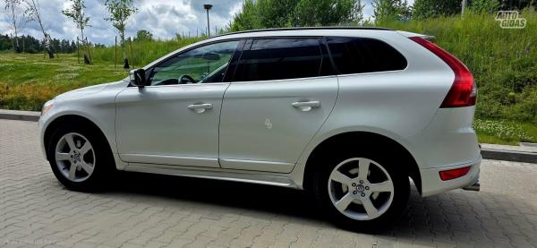 Balts Volvo XC60 2010 Viļņa, ar dzinēja tilpumu 2.40 L un nobraukumu 320 tūkst. km par 7900 €, foto 5 vietnē AUTOMOTO.COM.LV