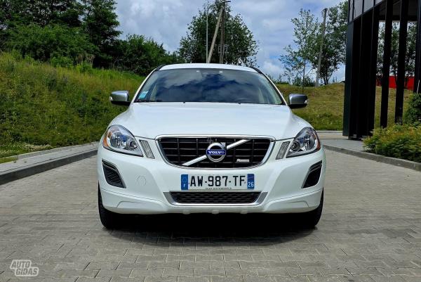 Balts Volvo XC60 2010 Viļņa, ar dzinēja tilpumu 2.40 L un nobraukumu 320 tūkst. km par 7900 €, foto 7 vietnē AUTOMOTO.COM.LV