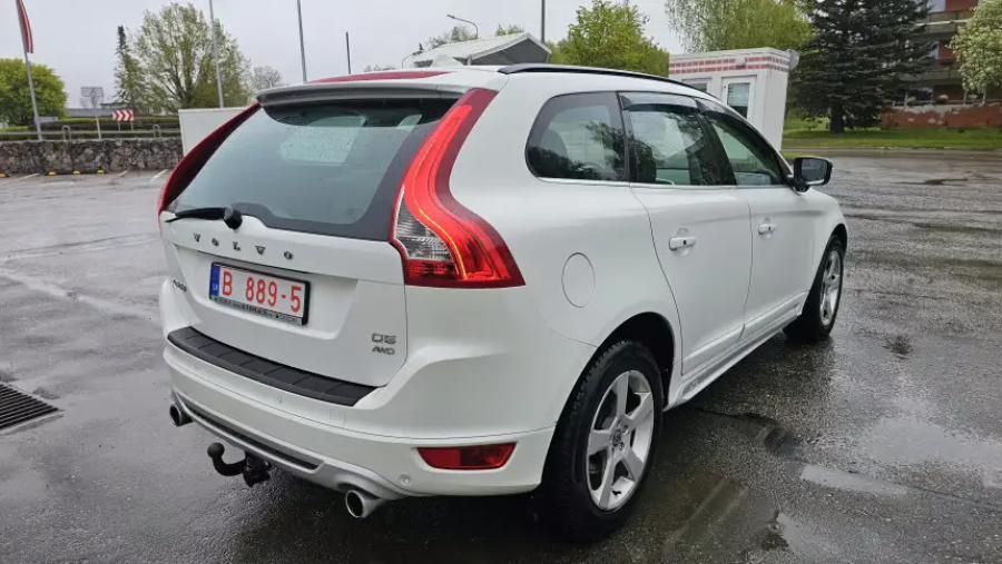 White Volvo XC60 2010 in Riga, with an engine capacity of 2.40 L and mileage of 301 thousand km for 7550 €, photo 7 on AUTOMOTO.COM.LV