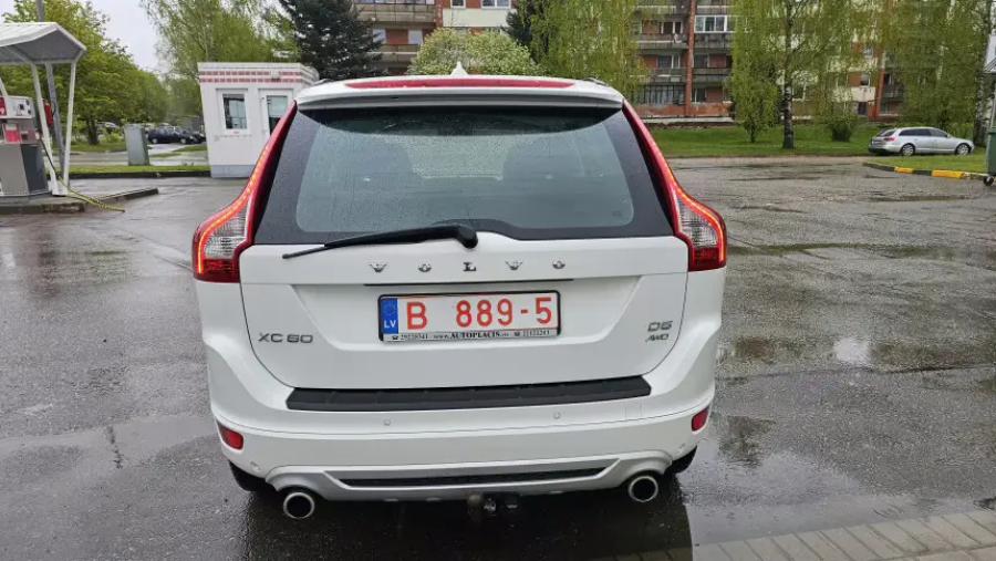 White Volvo XC60 2010 in Riga, with an engine capacity of 2.40 L and mileage of 301 thousand km for 7550 €, photo 8 on AUTOMOTO.COM.LV