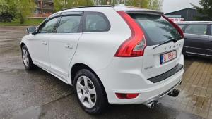 White Volvo XC60 2010 in Riga, with an engine capacity of 2.40 L and mileage of 301 thousand km for 7550 €, photo 9 on AUTOMOTO.COM.LV
