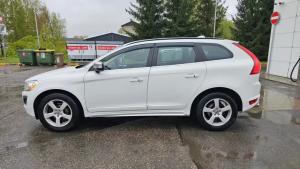 White Volvo XC60 2010 in Riga, with an engine capacity of 2.40 L and mileage of 301 thousand km for 7550 €, photo 10 on AUTOMOTO.COM.LV