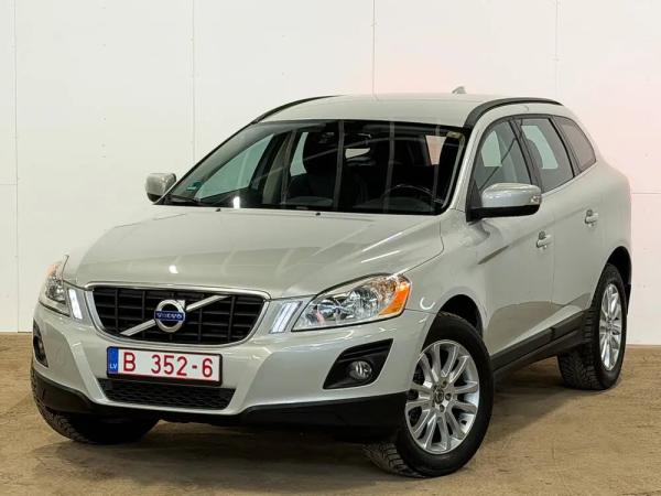 White Volvo XC60 2010 in Jurmala, with an engine capacity of 2.40 L and mileage of 281 thousand km for 8995 €, photo 1 on AUTOMOTO.COM.LV