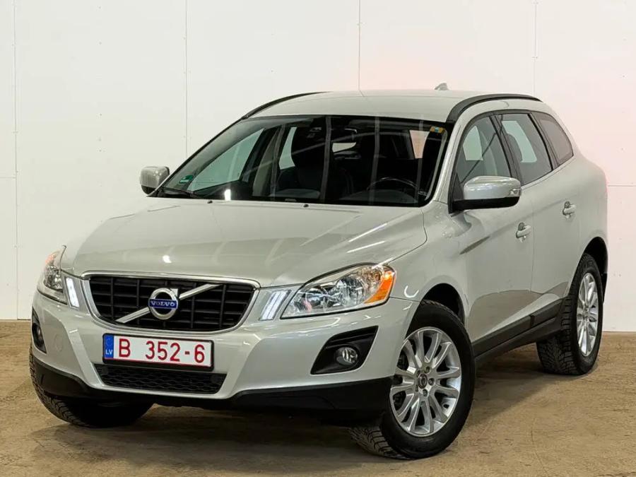 White Volvo XC60 2010 in Jurmala, with an engine capacity of 2.40 L and mileage of 281 thousand km for 8995 €, photo 1 on AUTOMOTO.COM.LV