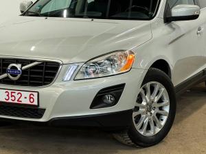 White Volvo XC60 2010 in Jurmala, with an engine capacity of 2.40 L and mileage of 281 thousand km for 8995 €, photo 3 on AUTOMOTO.COM.LV