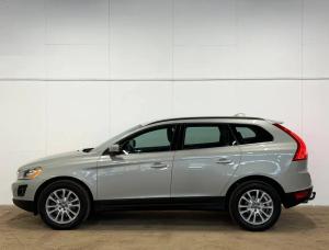 White Volvo XC60 2010 in Jurmala, with an engine capacity of 2.40 L and mileage of 281 thousand km for 8995 €, photo 11 on AUTOMOTO.COM.LV