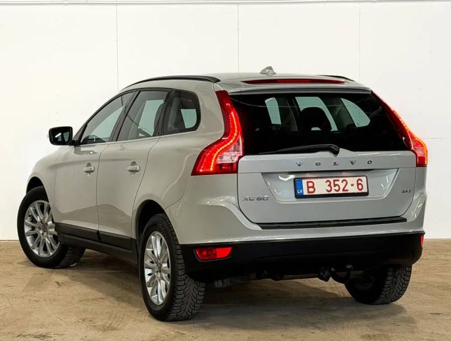 White Volvo XC60 2010 in Jurmala, with an engine capacity of 2.40 L and mileage of 281 thousand km for 8995 €, photo 14 on AUTOMOTO.COM.LV