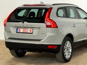 White Volvo XC60 2010 in Jurmala, with an engine capacity of 2.40 L and mileage of 281 thousand km for 8995 €, photo 18 on AUTOMOTO.COM.LV