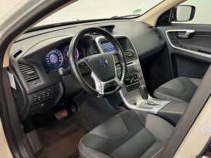 White Volvo XC60 2010 in Jurmala, with an engine capacity of 2.40 L and mileage of 281 thousand km for 8995 €, photo 22 on AUTOMOTO.COM.LV