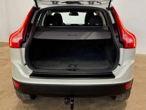 White Volvo XC60 2010 in Jurmala, with an engine capacity of 2.40 L and mileage of 281 thousand km for 8995 €, photo 34 on AUTOMOTO.COM.LV
