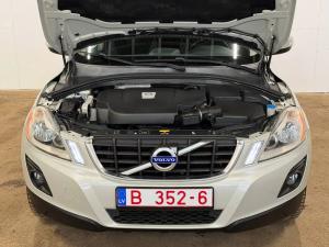 White Volvo XC60 2010 in Jurmala, with an engine capacity of 2.40 L and mileage of 281 thousand km for 8995 €, photo 35 on AUTOMOTO.COM.LV