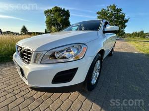 Balts Volvo XC60 2010 Ogre, ar dzinēja tilpumu 2.00 L un nobraukumu 331 tūkst. km par 4990 €, foto 3 vietnē AUTOMOTO.COM.LV