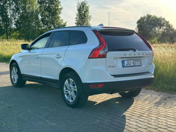White Volvo XC60 2010 in Ogre, with an engine capacity of 2.00 L and mileage of 331 thousand km for 4990 €, photo 5 on AUTOMOTO.COM.LV