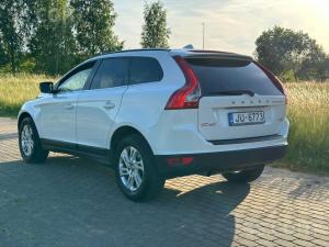 Balts Volvo XC60 2010 Ogre, ar dzinēja tilpumu 2.00 L un nobraukumu 331 tūkst. km par 4990 €, foto 6 vietnē AUTOMOTO.COM.LV