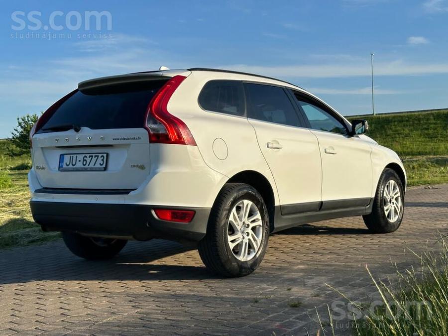 Balts Volvo XC60 2010 Ogre, ar dzinēja tilpumu 2.00 L un nobraukumu 331 tūkst. km par 4990 €, foto 10 vietnē AUTOMOTO.COM.LV