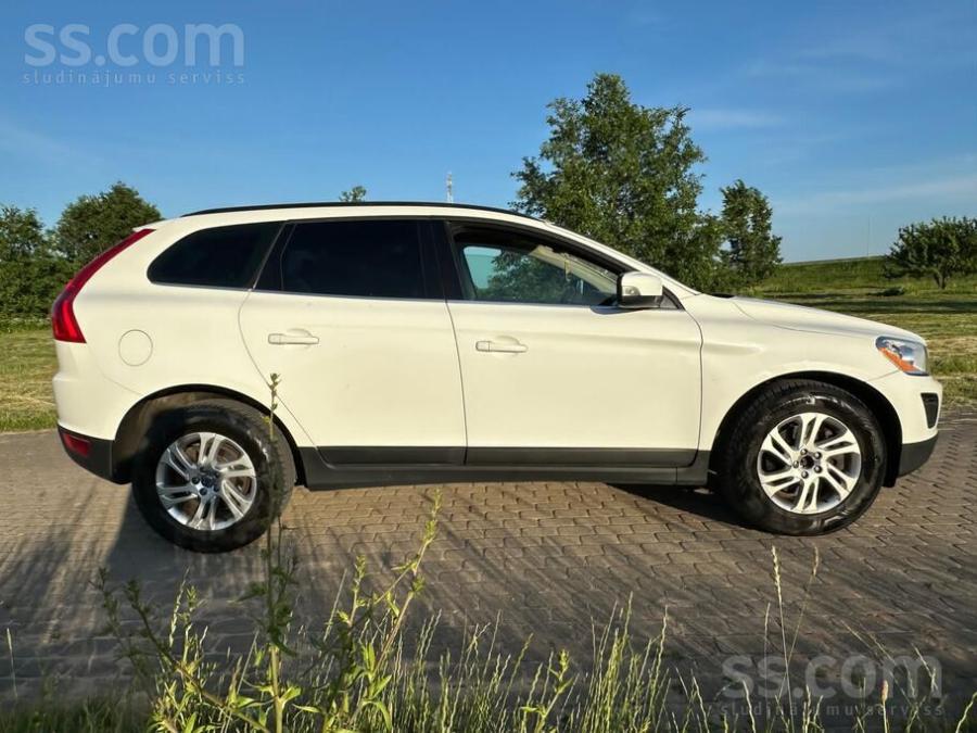 Balts Volvo XC60 2010 Ogre, ar dzinēja tilpumu 2.00 L un nobraukumu 331 tūkst. km par 4990 €, foto 11 vietnē AUTOMOTO.COM.LV