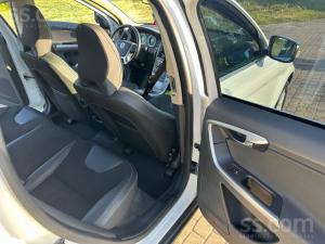 Balts Volvo XC60 2010 Ogre, ar dzinēja tilpumu 2.00 L un nobraukumu 331 tūkst. km par 4990 €, foto 20 vietnē AUTOMOTO.COM.LV