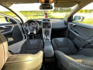 Balts Volvo XC60 2010 Ogre, ar dzinēja tilpumu 2.00 L un nobraukumu 331 tūkst. km par 4990 €, foto 25 vietnē AUTOMOTO.COM.LV