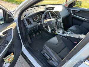 Balts Volvo XC60 2010 Ogre, ar dzinēja tilpumu 2.00 L un nobraukumu 331 tūkst. km par 4990 €, foto 26 vietnē AUTOMOTO.COM.LV