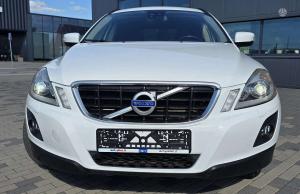 Balts Volvo XC60 2010 Šauļi, ar dzinēja tilpumu 2.40 L un nobraukumu 280 tūkst. km par 8650 €, foto 3 vietnē AUTOMOTO.COM.LV