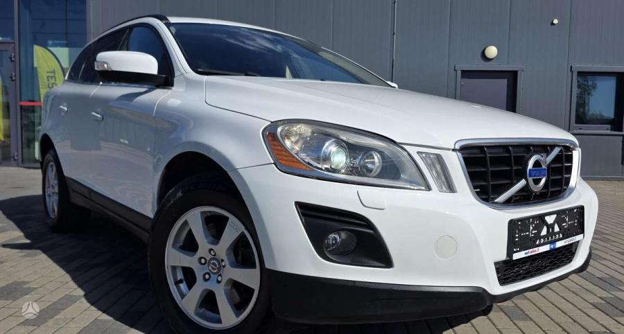 Balts Volvo XC60 2010 Šauļi, ar dzinēja tilpumu 2.40 L un nobraukumu 280 tūkst. km par 8650 €, foto 4 vietnē AUTOMOTO.COM.LV