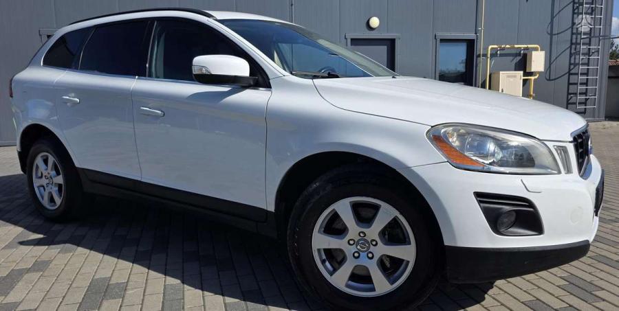 Balts Volvo XC60 2010 Šauļi, ar dzinēja tilpumu 2.40 L un nobraukumu 280 tūkst. km par 8650 €, foto 11 vietnē AUTOMOTO.COM.LV