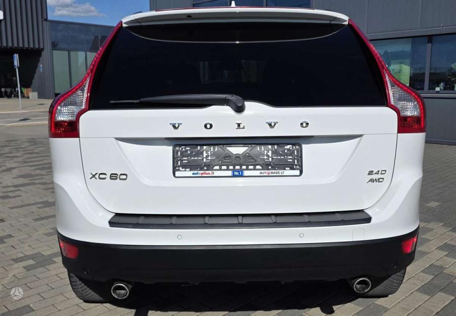 Balts Volvo XC60 2010 Šauļi, ar dzinēja tilpumu 2.40 L un nobraukumu 280 tūkst. km par 8650 €, foto 15 vietnē AUTOMOTO.COM.LV
