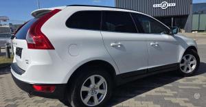 Balts Volvo XC60 2010 Šauļi, ar dzinēja tilpumu 2.40 L un nobraukumu 280 tūkst. km par 8650 €, foto 17 vietnē AUTOMOTO.COM.LV