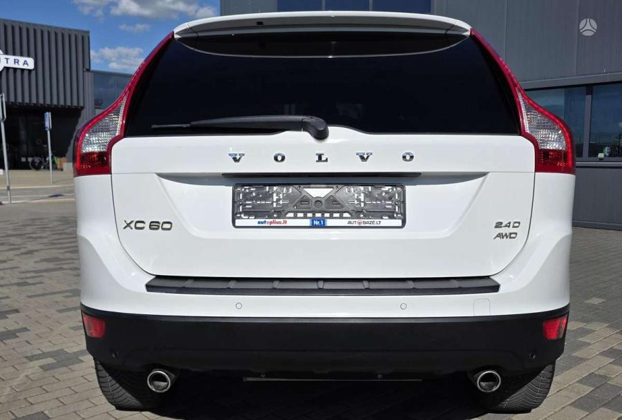 Balts Volvo XC60 2010 Šauļi, ar dzinēja tilpumu 2.40 L un nobraukumu 280 tūkst. km par 8650 €, foto 19 vietnē AUTOMOTO.COM.LV