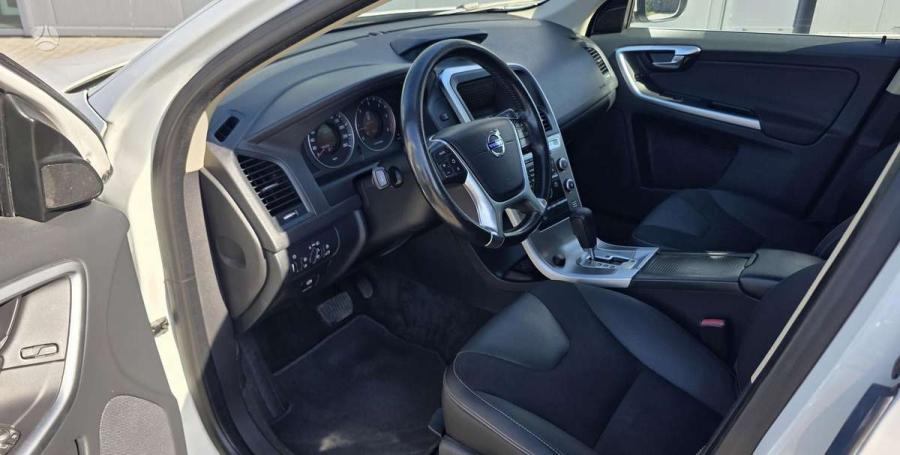Balts Volvo XC60 2010 Šauļi, ar dzinēja tilpumu 2.40 L un nobraukumu 280 tūkst. km par 8650 €, foto 21 vietnē AUTOMOTO.COM.LV