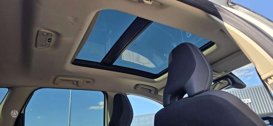 Balts Volvo XC60 2010 Šauļi, ar dzinēja tilpumu 2.40 L un nobraukumu 280 tūkst. km par 8650 €, foto 29 vietnē AUTOMOTO.COM.LV
