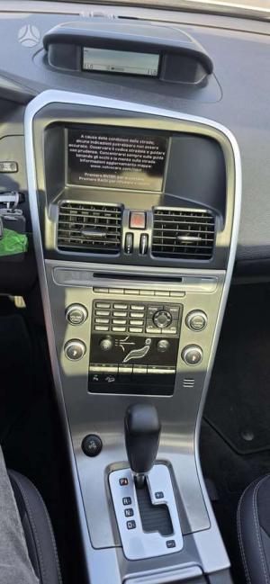 Balts Volvo XC60 2010 Šauļi, ar dzinēja tilpumu 2.40 L un nobraukumu 280 tūkst. km par 8650 €, foto 32 vietnē AUTOMOTO.COM.LV