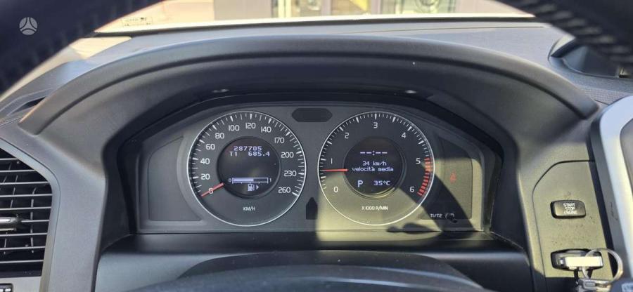 Balts Volvo XC60 2010 Šauļi, ar dzinēja tilpumu 2.40 L un nobraukumu 280 tūkst. km par 8650 €, foto 33 vietnē AUTOMOTO.COM.LV