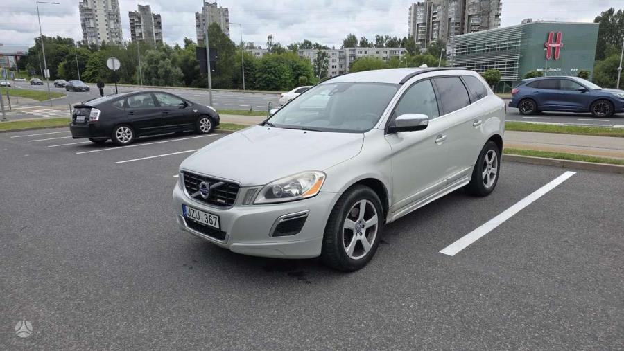 Balts Volvo XC60 2010 Viļņa, ar dzinēja tilpumu 2.40 L un nobraukumu 262 tūkst. km par 5000 €, foto 1 vietnē AUTOMOTO.COM.LV