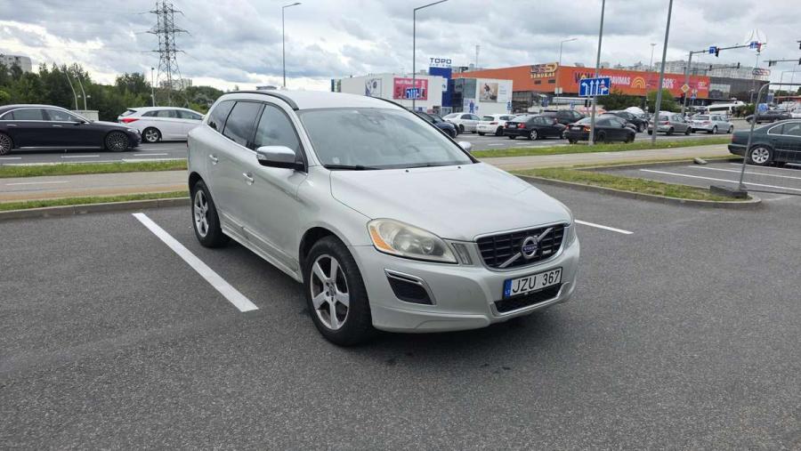 Balts Volvo XC60 2010 Viļņa, ar dzinēja tilpumu 2.40 L un nobraukumu 262 tūkst. km par 5000 €, foto 5 vietnē AUTOMOTO.COM.LV