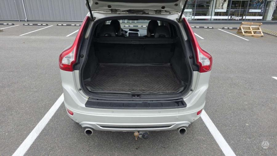 Balts Volvo XC60 2010 Viļņa, ar dzinēja tilpumu 2.40 L un nobraukumu 262 tūkst. km par 5000 €, foto 6 vietnē AUTOMOTO.COM.LV