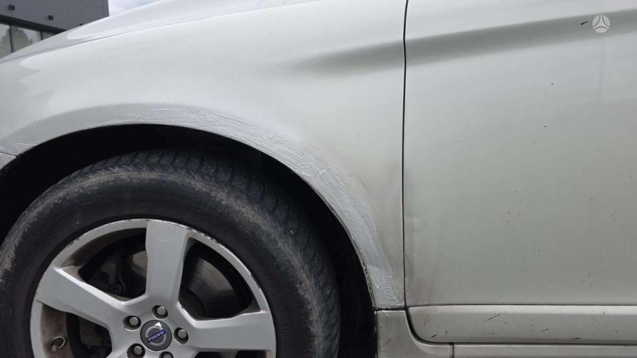 Balts Volvo XC60 2010 Viļņa, ar dzinēja tilpumu 2.40 L un nobraukumu 262 tūkst. km par 5000 €, foto 12 vietnē AUTOMOTO.COM.LV