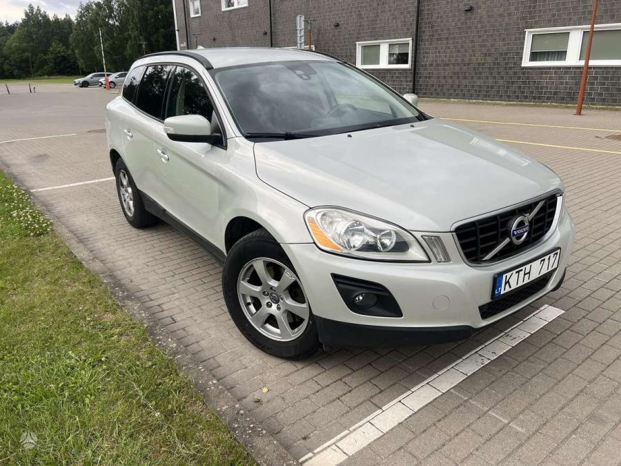 Balts Volvo XC60 2010 Viļņa, ar dzinēja tilpumu 2.40 L un nobraukumu 247 tūkst. km par 5900 €, foto 1 vietnē AUTOMOTO.COM.LV