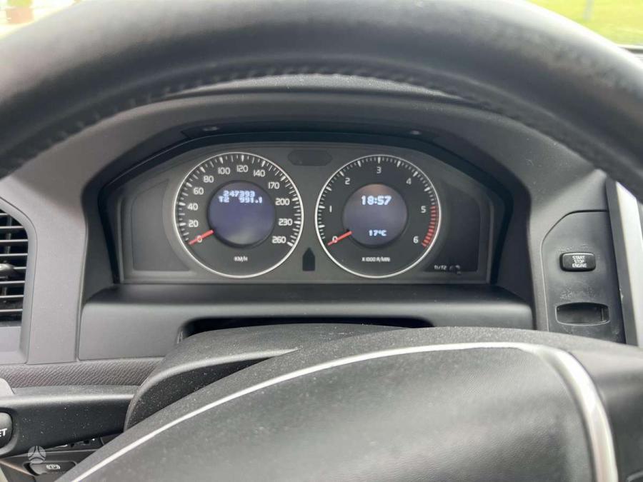 Balts Volvo XC60 2010 Viļņa, ar dzinēja tilpumu 2.40 L un nobraukumu 247 tūkst. km par 5900 €, foto 10 vietnē AUTOMOTO.COM.LV