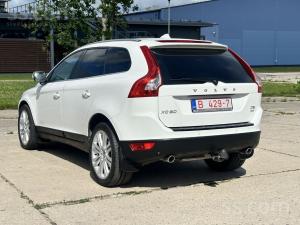 White Volvo XC60 2010 in Riga, with an engine capacity of 2.40 L and mileage of 330 thousand km for 7599 €, photo 7 on AUTOMOTO.COM.LV