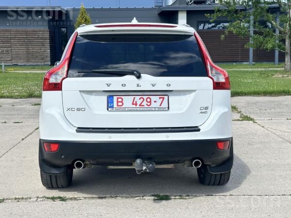 White Volvo XC60 2010 in Riga, with an engine capacity of 2.40 L and mileage of 330 thousand km for 7599 €, photo 7 on AUTOMOTO.COM.LV