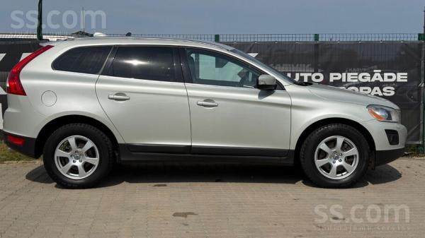 Balts Volvo XC60 2010 Liepāja, ar dzinēja tilpumu 2.40 L un nobraukumu 222 tūkst. km par 7850 €, foto 3 vietnē AUTOMOTO.COM.LV