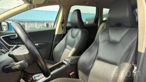 Balts Volvo XC60 2010 Liepāja, ar dzinēja tilpumu 2.40 L un nobraukumu 222 tūkst. km par 7850 €, foto 11 vietnē AUTOMOTO.COM.LV